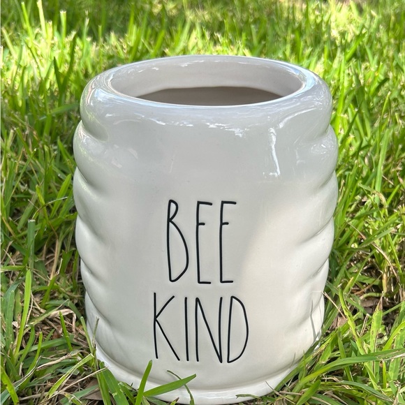 Rae Dunn | Kitchen | Rae Dunn White Bee Kind Ceramic Jar | Poshmark